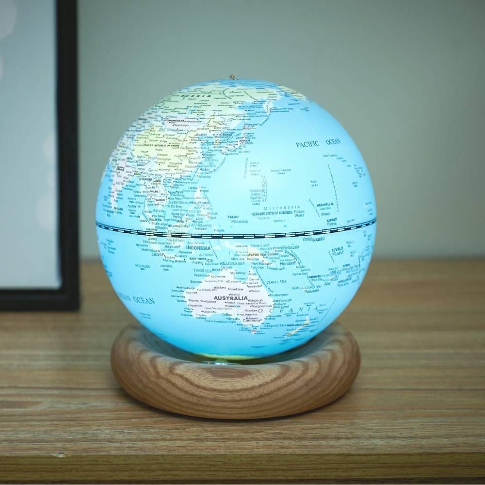 Atlas Globe Lamp - Glasswells
