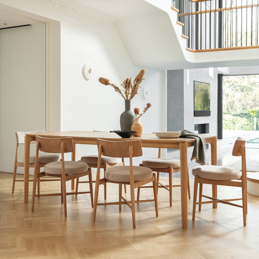 Winchester Extending Dining Table 135-190cm - Glasswells