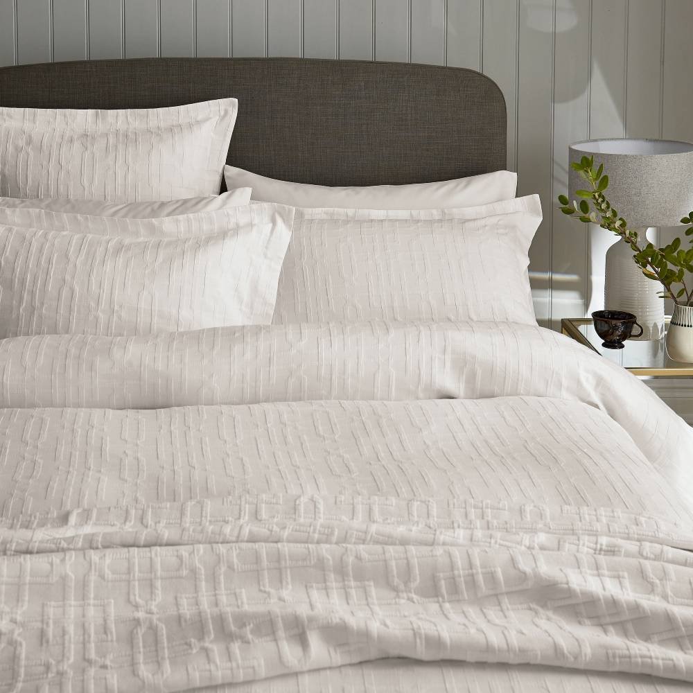 Sanderson Hampton Trellis Oxford Pillowcase White - Glasswells